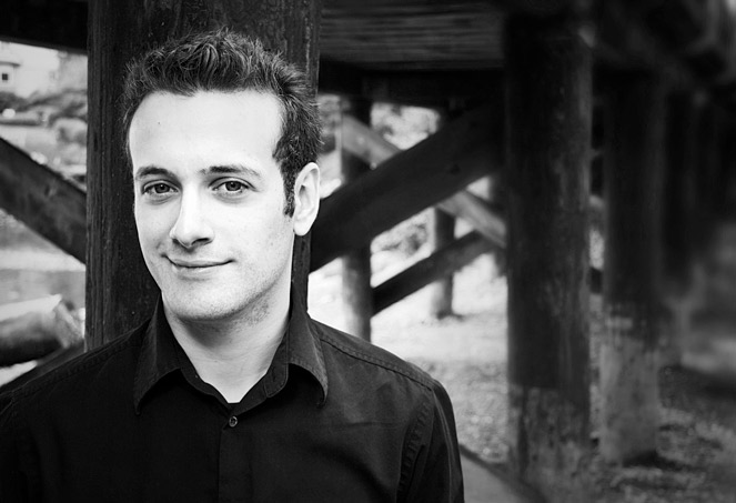 Toronto Film School Alumnus Simon MacIntyre enters CBC's ComedyCoup